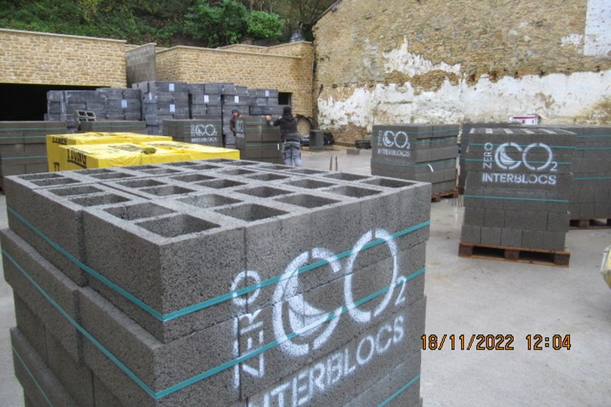 Blocs de construction en béton neutre CO2 - Interblocs Libramont Belgique